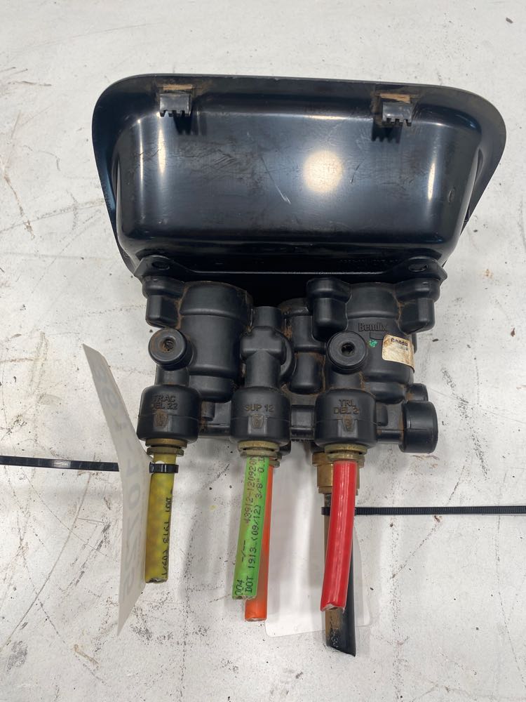 Peterbilt 389 Air Valve Components - Frontier Truck Parts