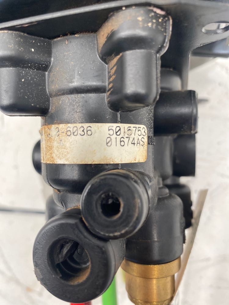 Peterbilt 389 Air Valve Components - Frontier Truck Parts