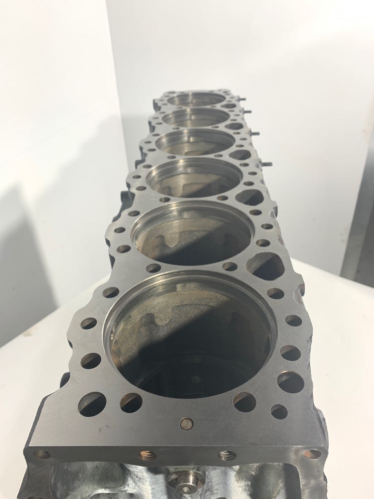 Detroit Diesel Series 60 DDEC V 14.0L Engine Block - Frontier Truck Parts