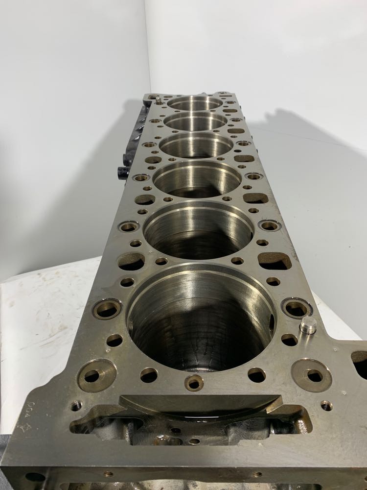 Detroit Diesel DD15 Engine Block - Frontier Truck Parts
