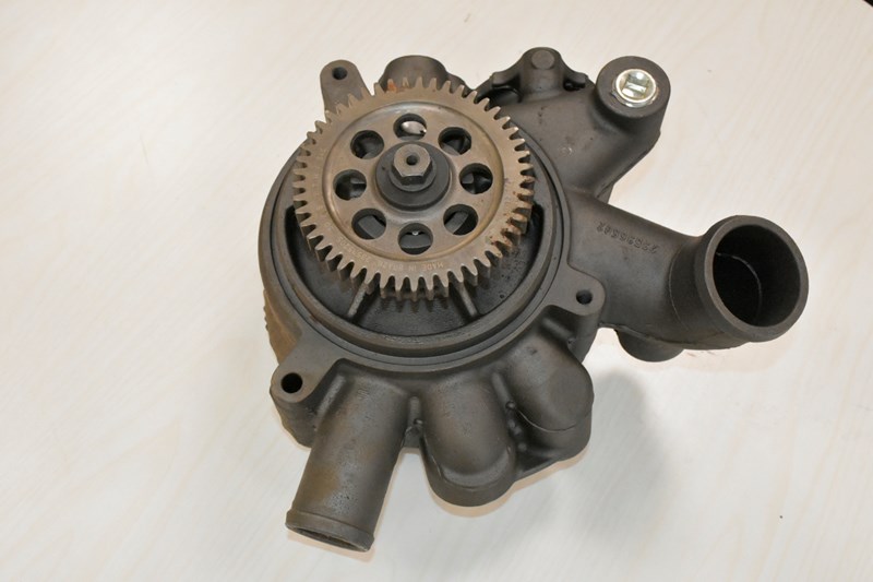 Detroit Diesel Series 60 14.0L Water Pump - Frontier Truck Parts