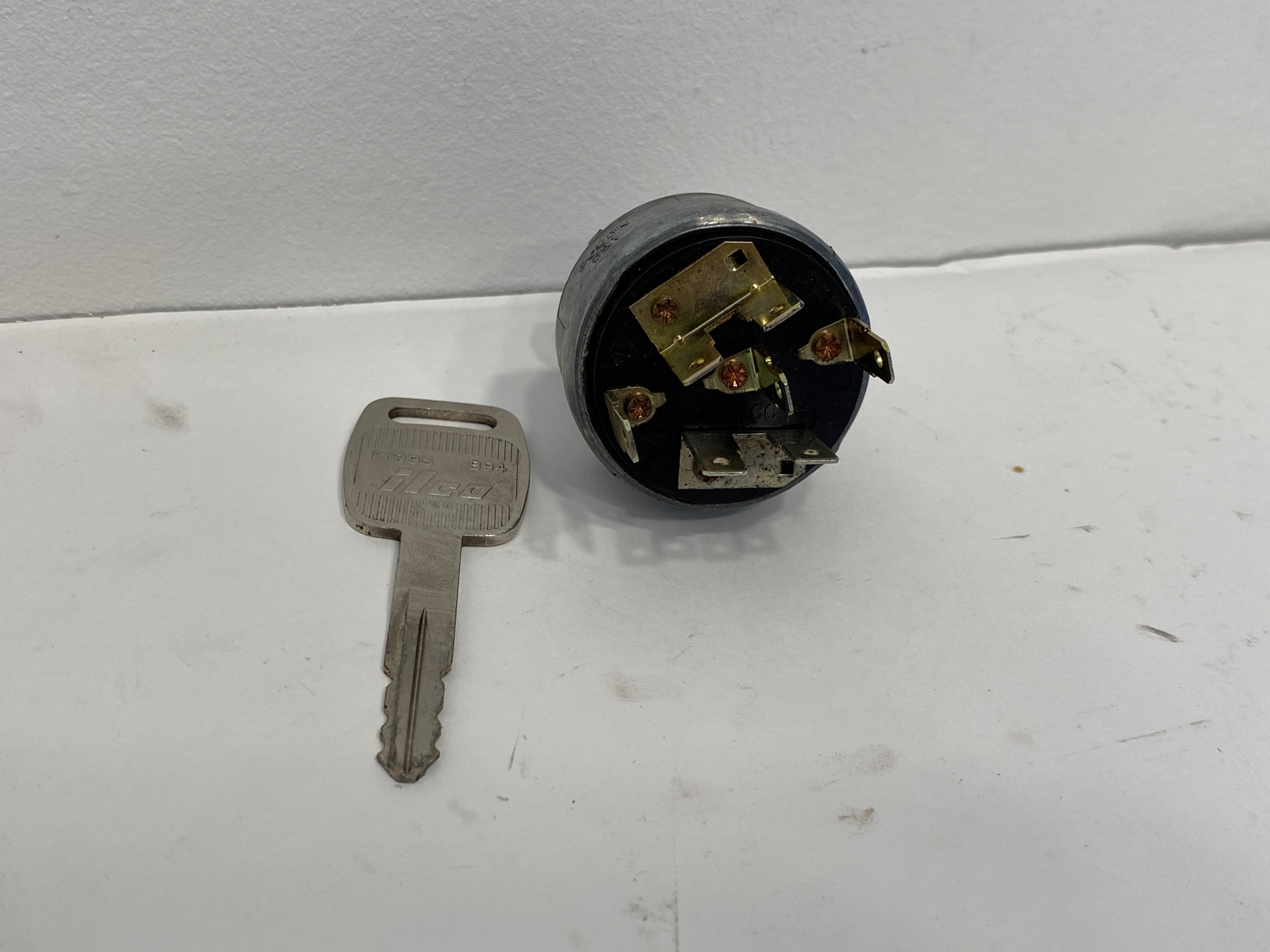 Peterbilt 579 Ignition Part - Frontier Truck Parts