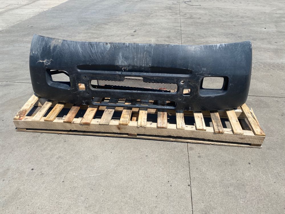 Kenworth T600 Bumper - Frontier Truck Parts
