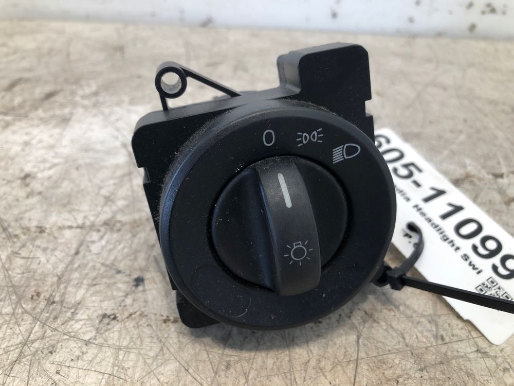 Freightliner Cascadia Headlight Switch - Frontier Truck Parts