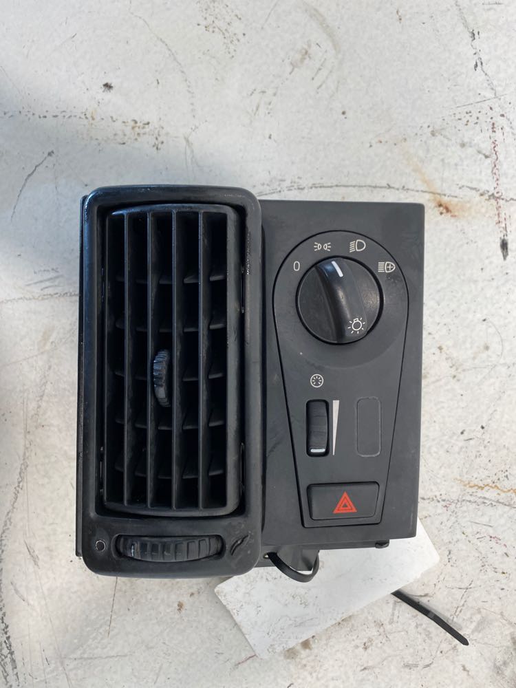 Volvo VNL Headlight Switch - Frontier Truck Parts