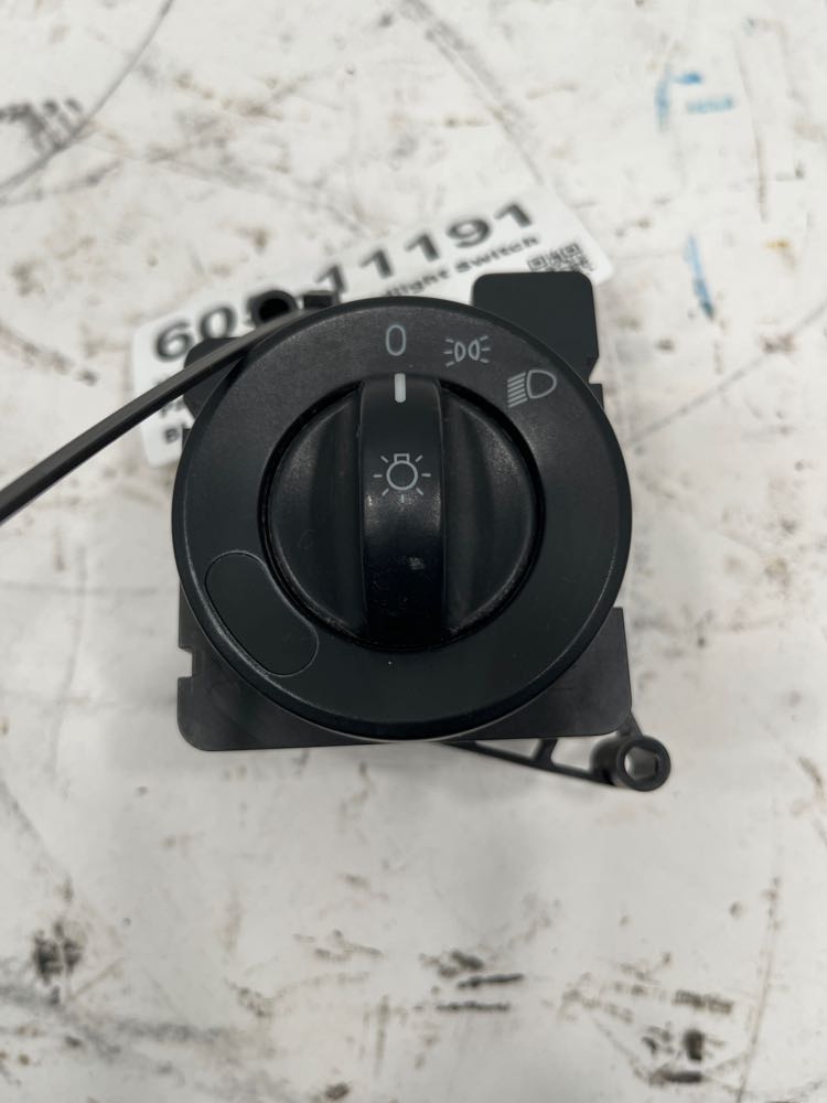 Freightliner Cascadia Headlight Switch - Frontier Truck Parts