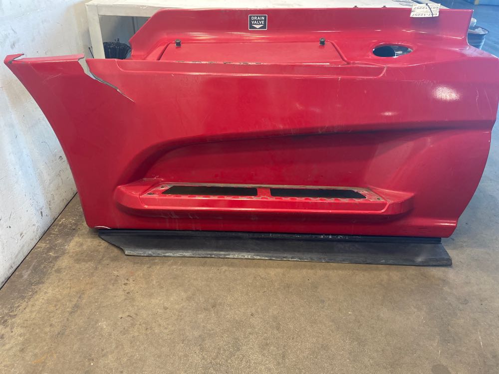 International LT625 Fairing - Frontier Truck Parts