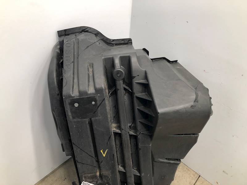 International LT625 Fender - Frontier Truck Parts