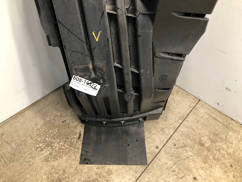 International LT625 Fender - Frontier Truck Parts