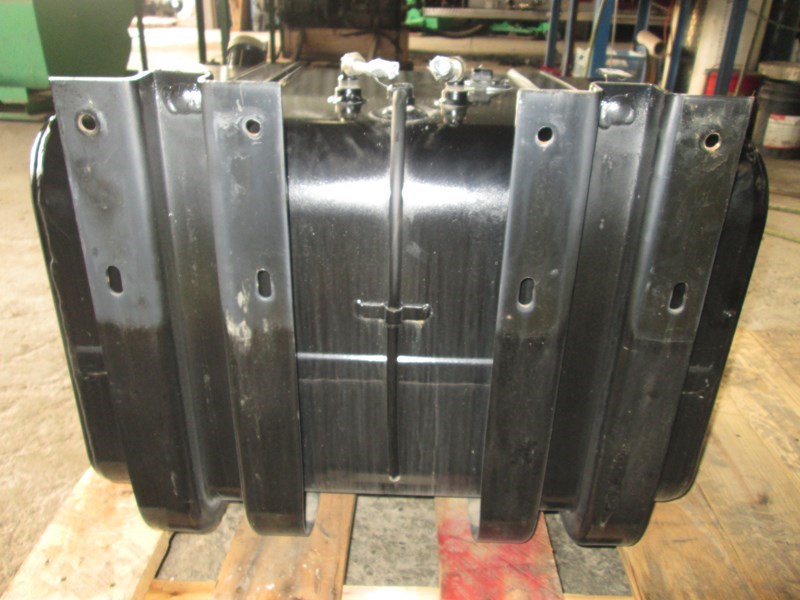 Paccar Fuel Tank - Frontier Truck Parts