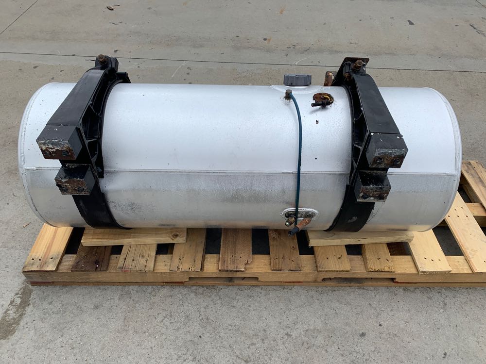 Freightliner FLD120 Fuel Tank - Frontier Truck Parts