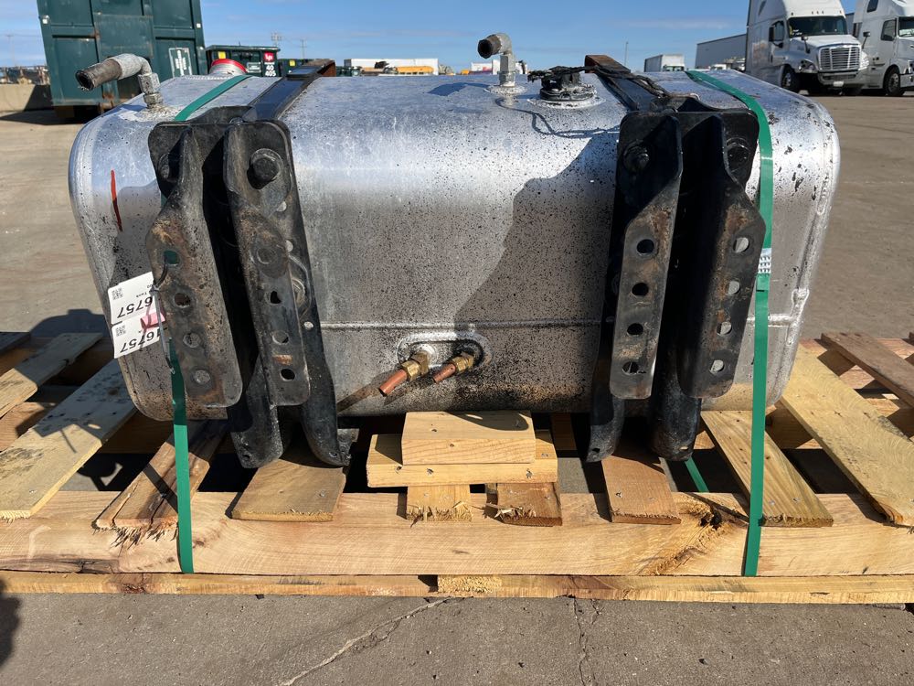 Freightliner 114SD Fuel Tank - Frontier Truck Parts