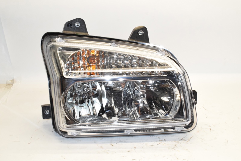 Kenworth T880 Headlight - Frontier Truck Parts
