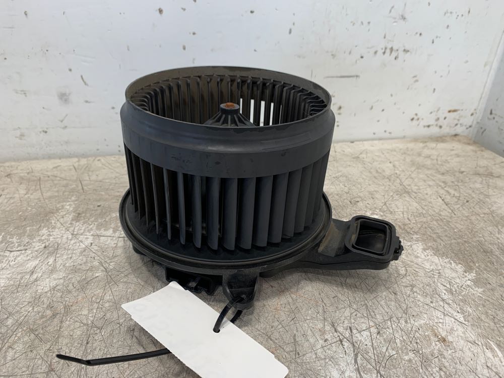 Peterbilt 579 Blower Motor - Frontier Truck Parts