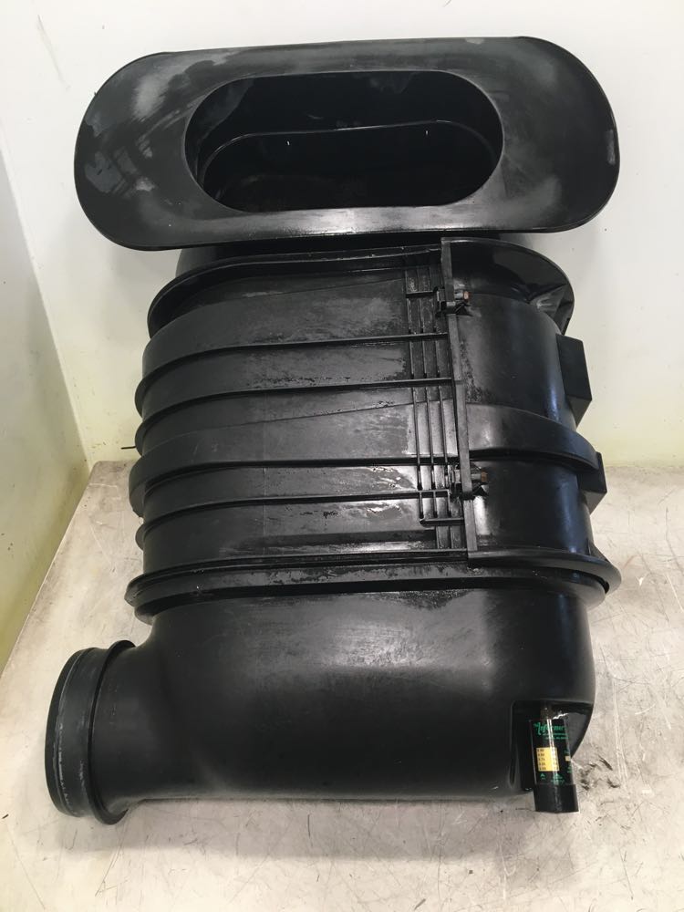 Kenworth T660 Air Cleaner - Frontier Truck Parts