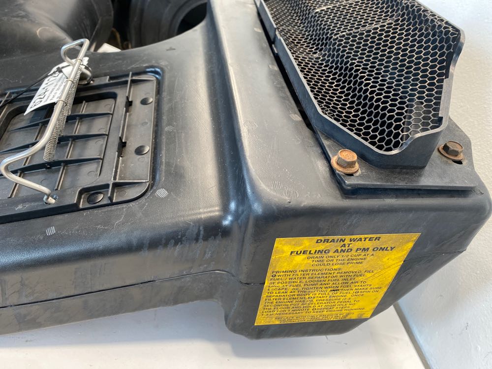 International 9400i Air Cleaner - Frontier Truck Parts