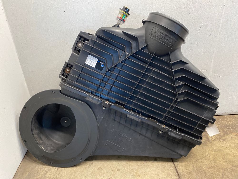 International LT Air Cleaner - Frontier Truck Parts