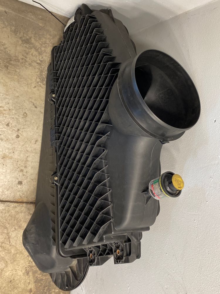 International LT Air Cleaner - Frontier Truck Parts