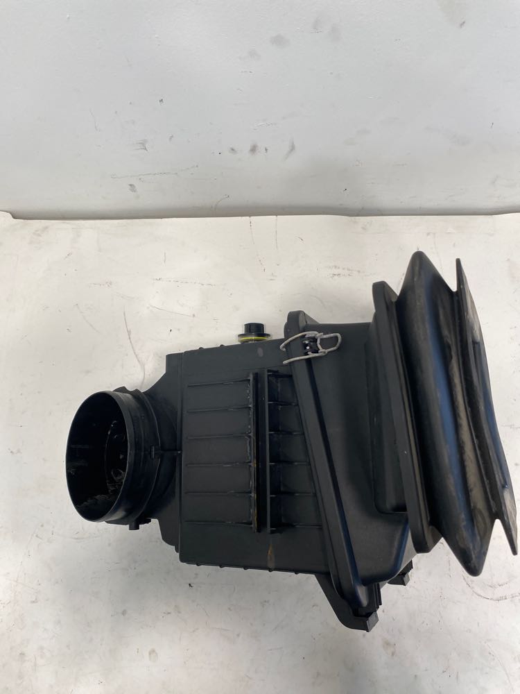 International School Bus Air Cleaner - Frontier Truck Parts