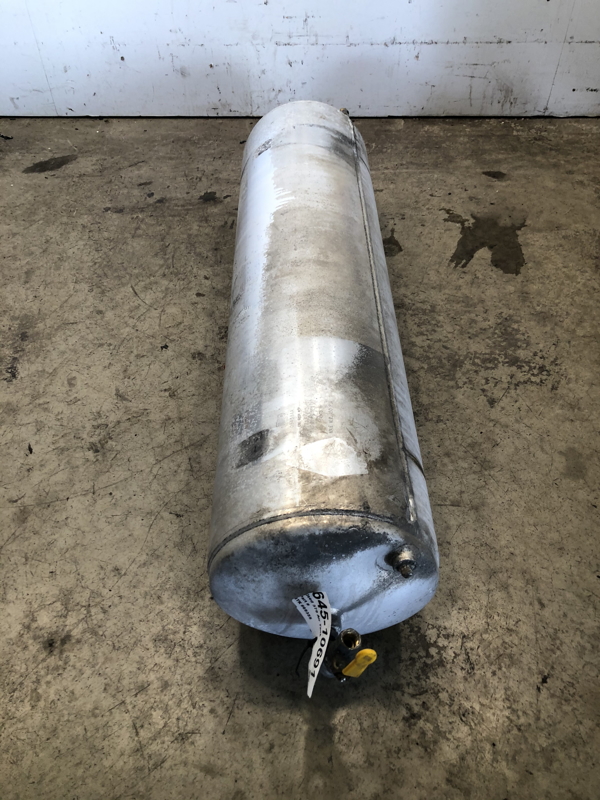 Peterbilt 379 Air Tank - Frontier Truck Parts