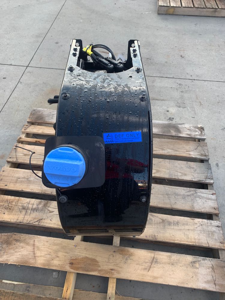 Volvo VNL DEF Tank - Frontier Truck Parts