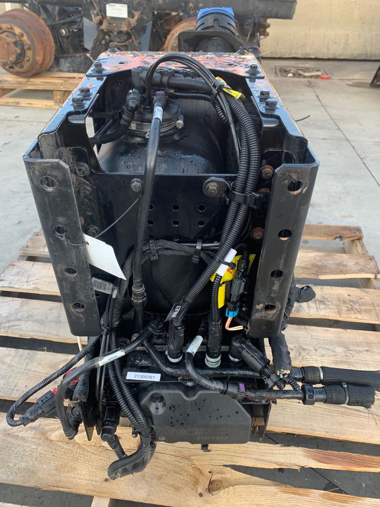 Volvo VNL DEF Tank - Frontier Truck Parts