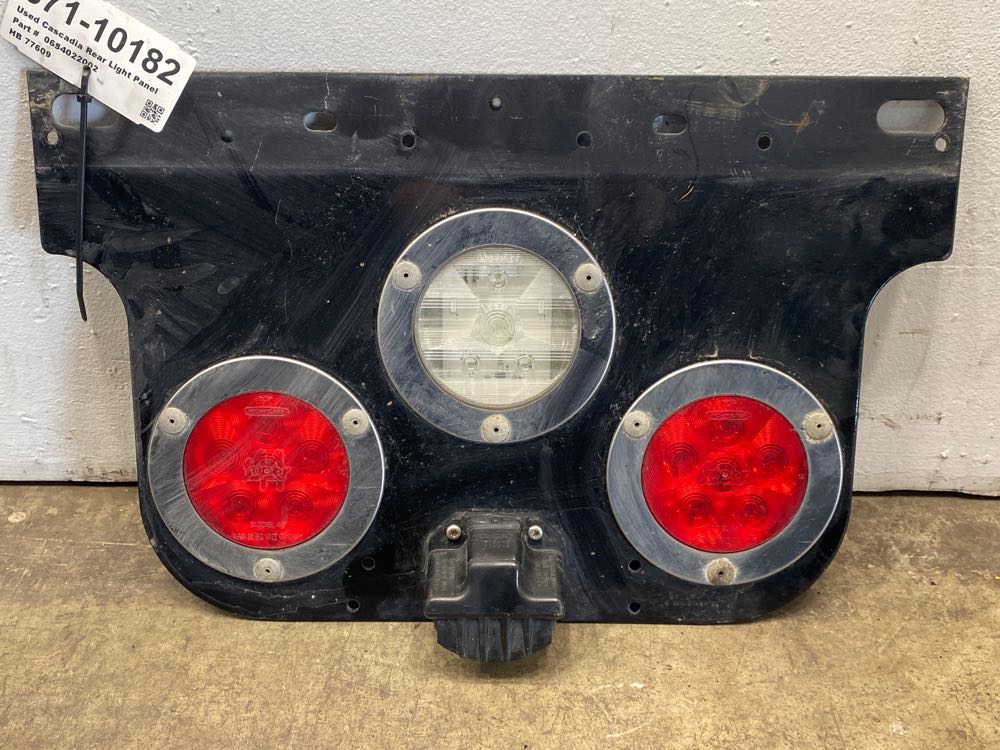 Freightliner Cascadia Rear Light Panel - Frontier Truck Parts
