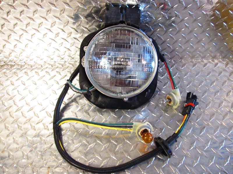 Freightliner Century Class Headlight - Frontier Truck Parts