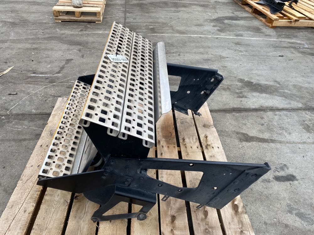 Volvo VNL Gen 2 DPF/DEF Covers - Frontier Truck Parts