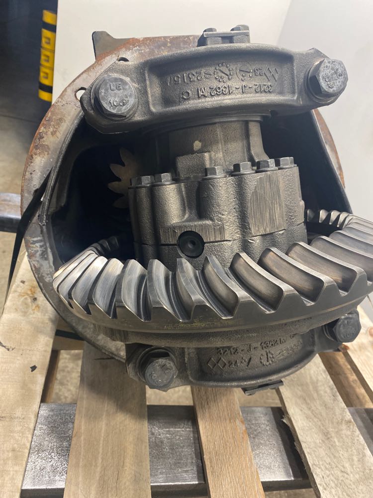 Meritor MR2014X Differential - Frontier Truck Parts