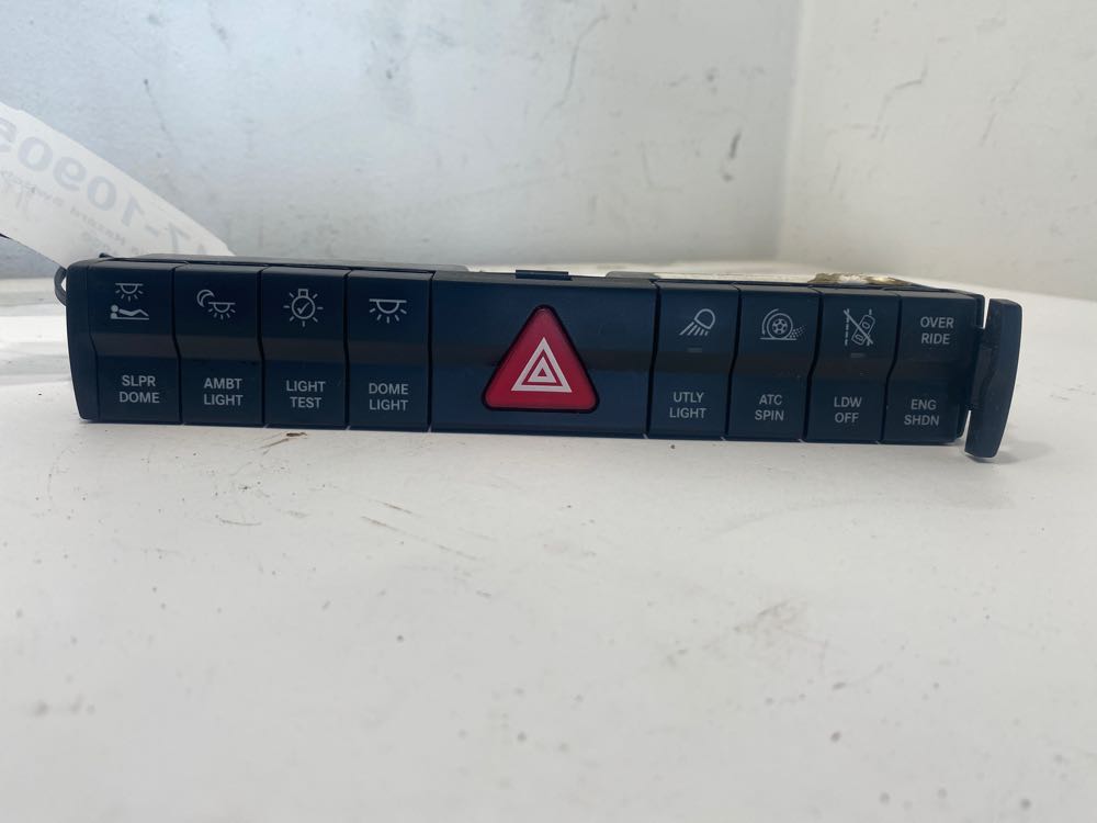 Freightliner Cascadia Switch Panel - Frontier Truck Parts