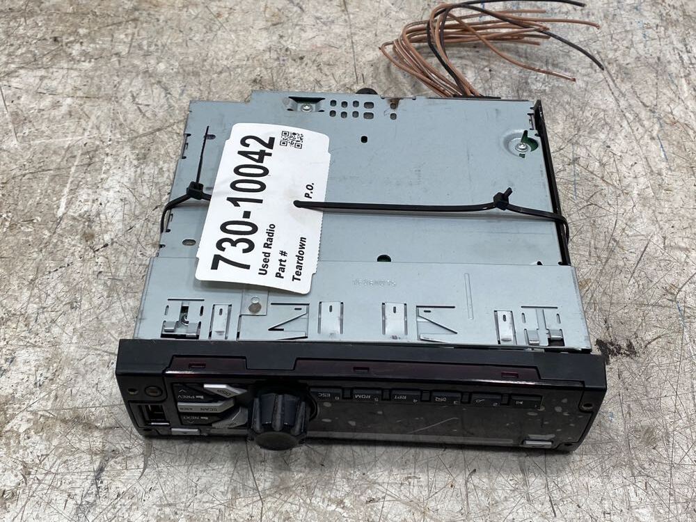 Delphi DEA500 Radio - Frontier Truck Parts