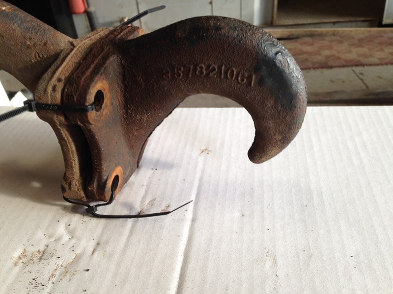 International Tow Hooks & Couplings - Frontier Truck Parts
