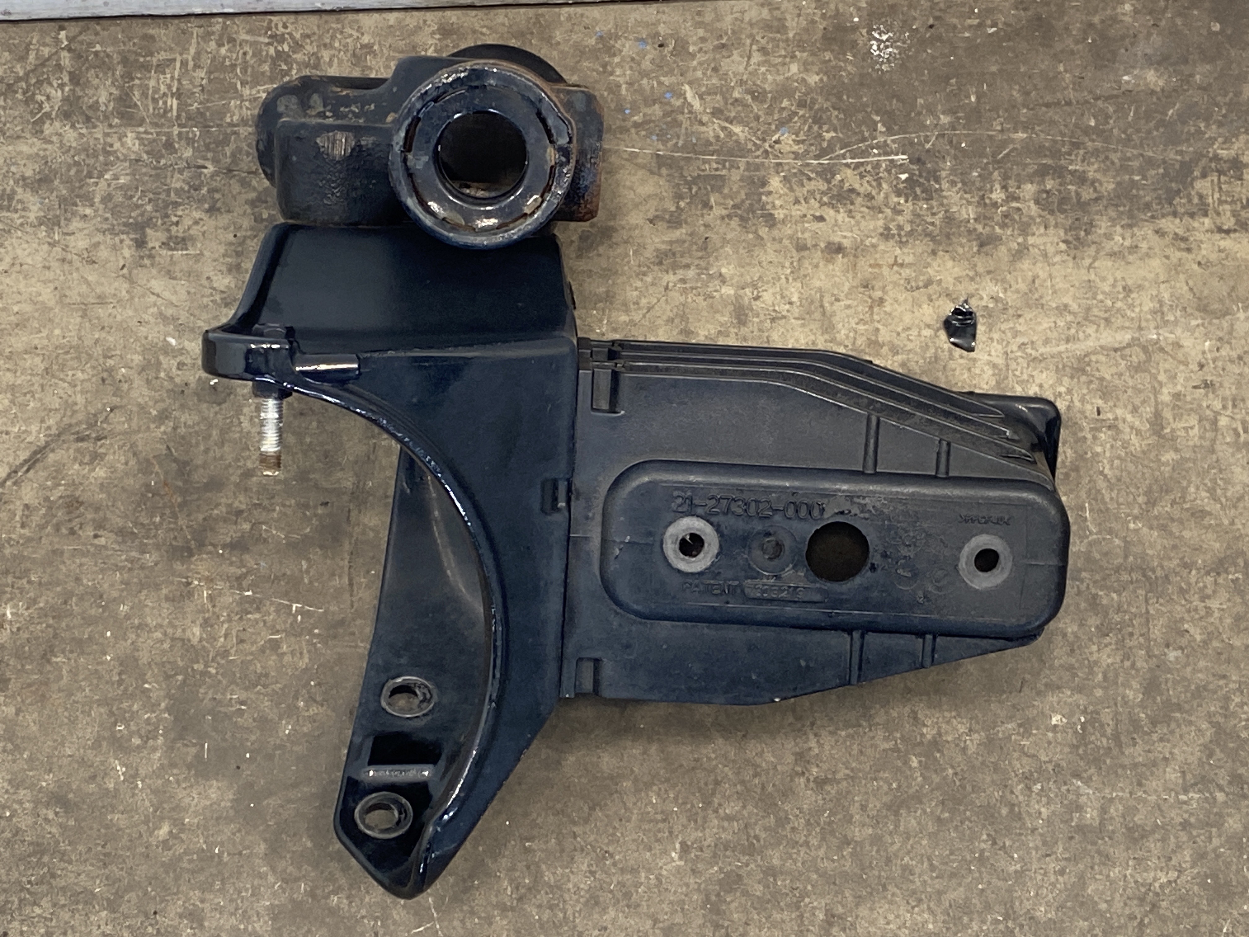 Freightliner Cascadia Tow Hooks & Couplings - Frontier Truck Parts