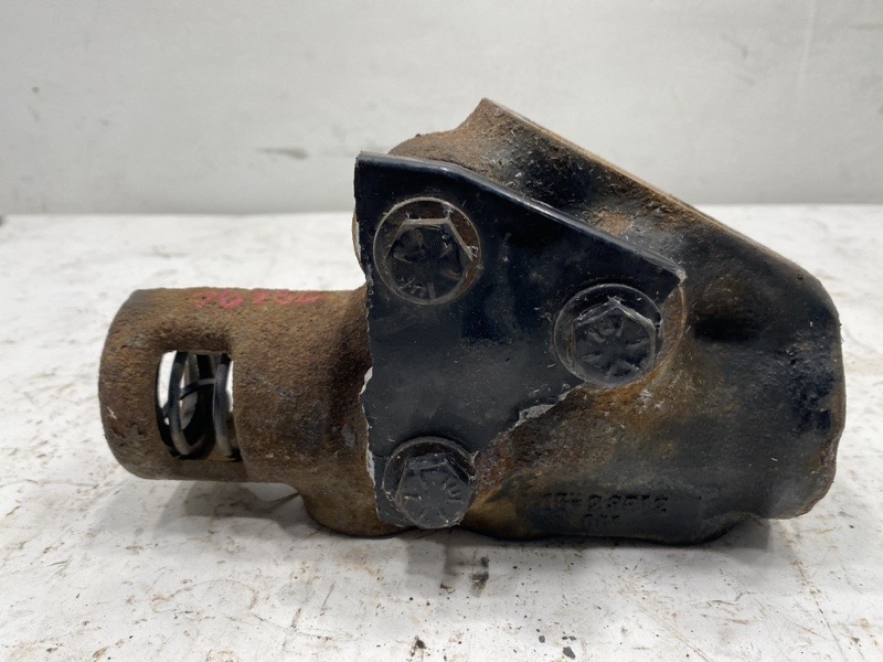Freightliner Cascadia Tow Hooks & Couplings - Frontier Truck Parts