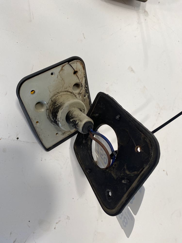 Volvo VNL Marker Light - Frontier Truck Parts