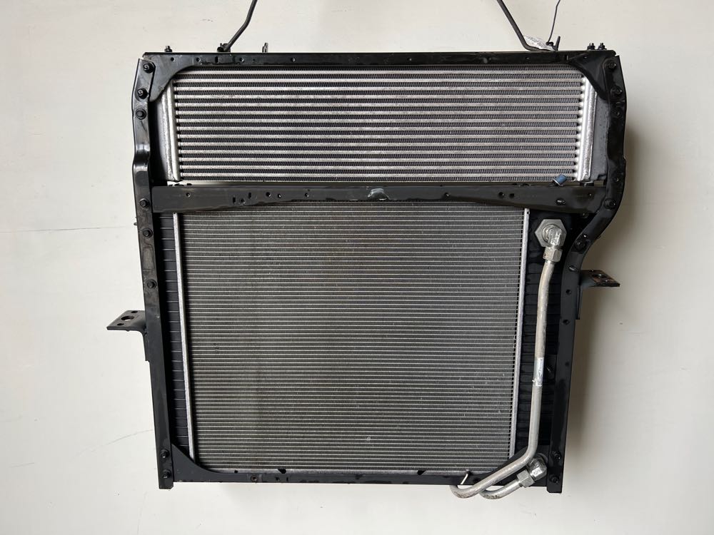 International School Bus Radiator - Frontier Truck Parts