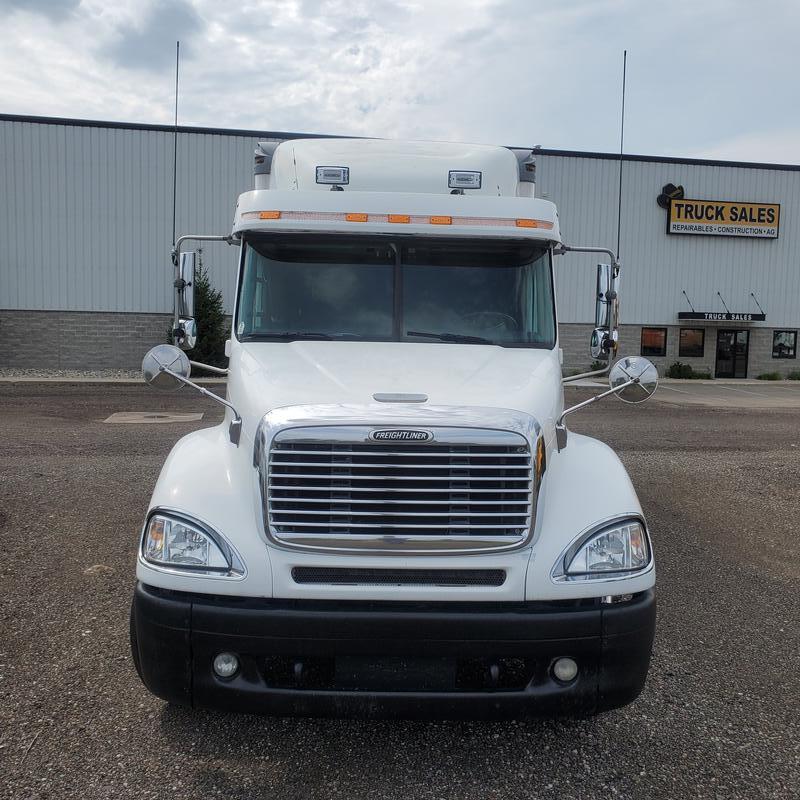 Freightliner Columbia Expeditor truck Heavy Trucks - Frontier Truck Parts
